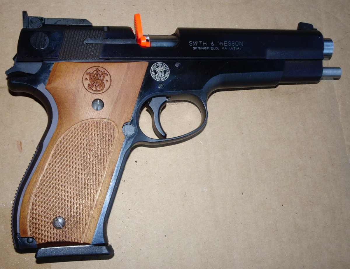 Smith & Wesson Model 952, Early Version With "952" Inscribed On Slide ...
