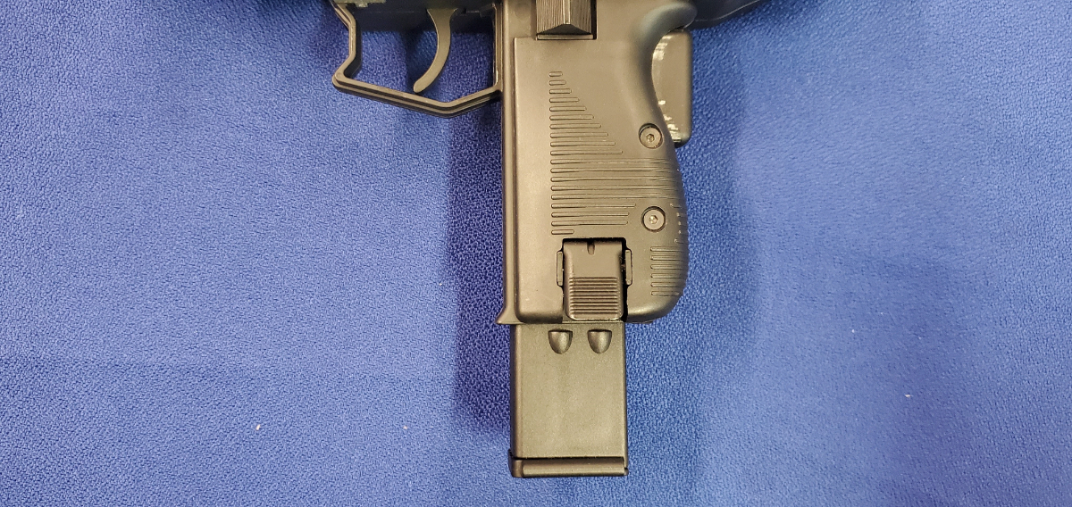 Iwi Uzi Pistol .22 Lr With Box .22 Lr For Sale at GunAuction.com - 17119452