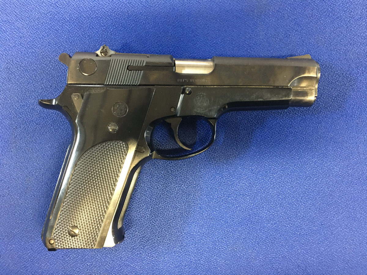 Smith & Wesson S&W MODEL 59, COMES W/ 2 MAGAZINES, FACTORY BOX & PAPERS ...