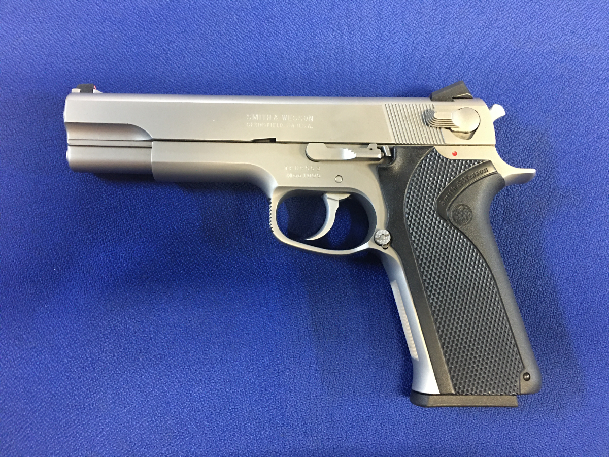 Smith & Wesson Model 1006, Comes W/ Factory Box & Papers, Chambered In ...