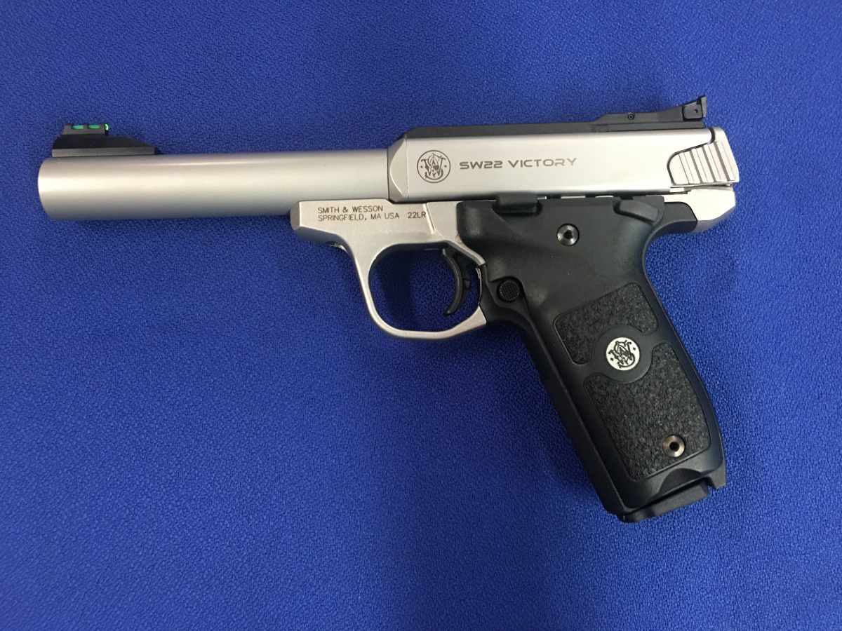 SMITH & WESSON SW22 VICTORY, CHAMBERED IN .22 LR 17224997 - GunAuction.com