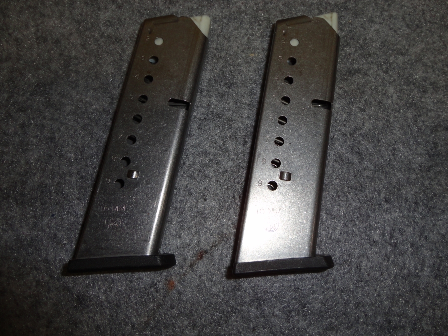 Smith & Wesson 1006 10mm Magazines For Sale at GunAuction.com - 12035171