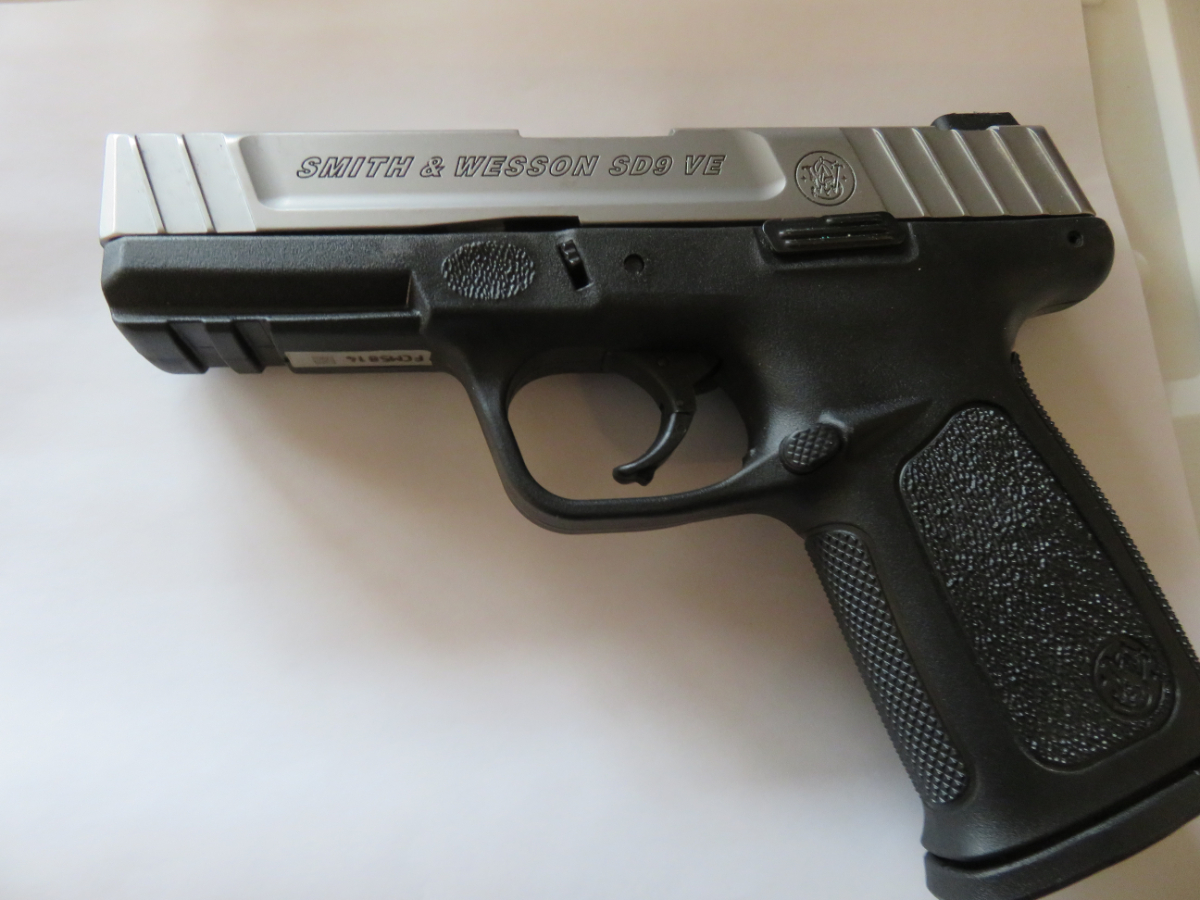 Smith & Wesson 9mm, Model SD9VE, Serial # FCM5814, two-tone, two ...