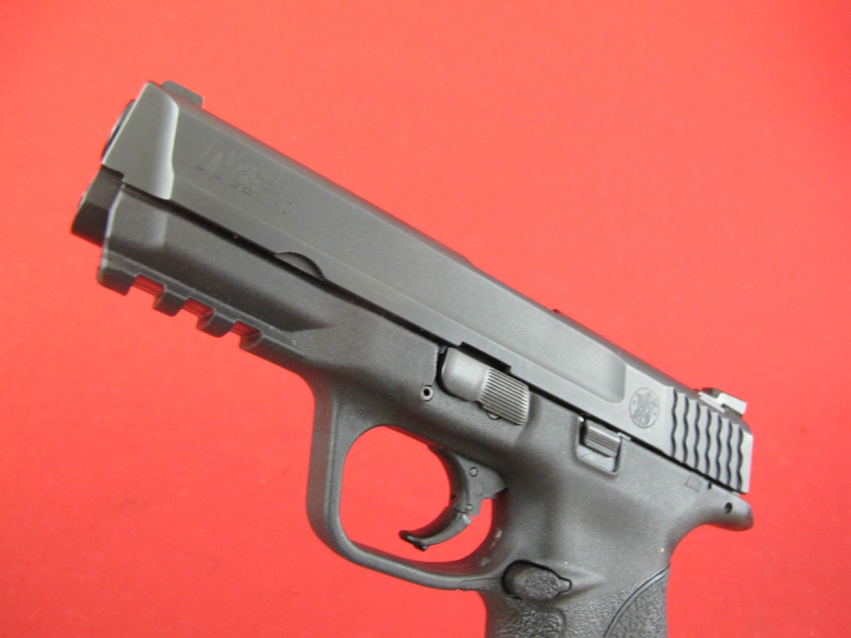 Smith & Wesson M&P 40sw, 4.25in Blue, W/Box, No Reserve .40 S&W For ...