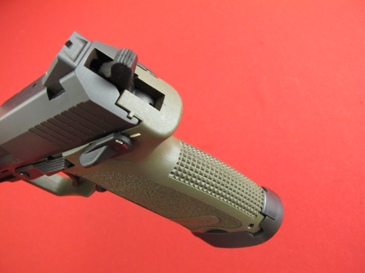 Heckler & Koch Model Usp 40sw, 4.25in Blue, Od Green Frame, Jet Funnel Mag Well, No Reserve .40 ...