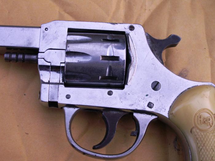 Harrington & Richardson, Inc. H&R Side Kick 9 Shot .22 Revolver With ...