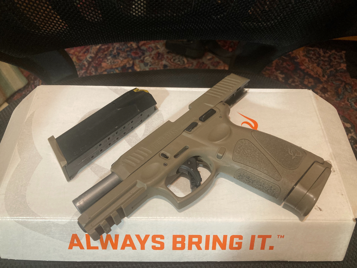 Taurus G3 9mm Pistol 1-15 And 1-17 Round Magazine Cerakote Finish ...