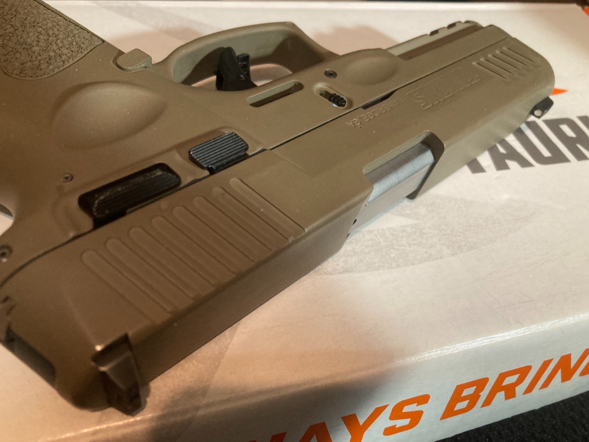 Taurus G3 9mm Pistol 1-15 And 1-17 Round Magazine Cerakote Finish ...