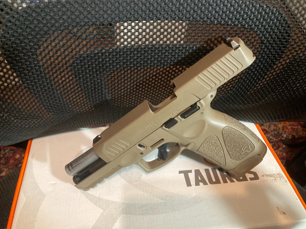 Taurus G3 9mm Pistol 1-15 And 1-17 Round Magazine Cerakote Finish ...