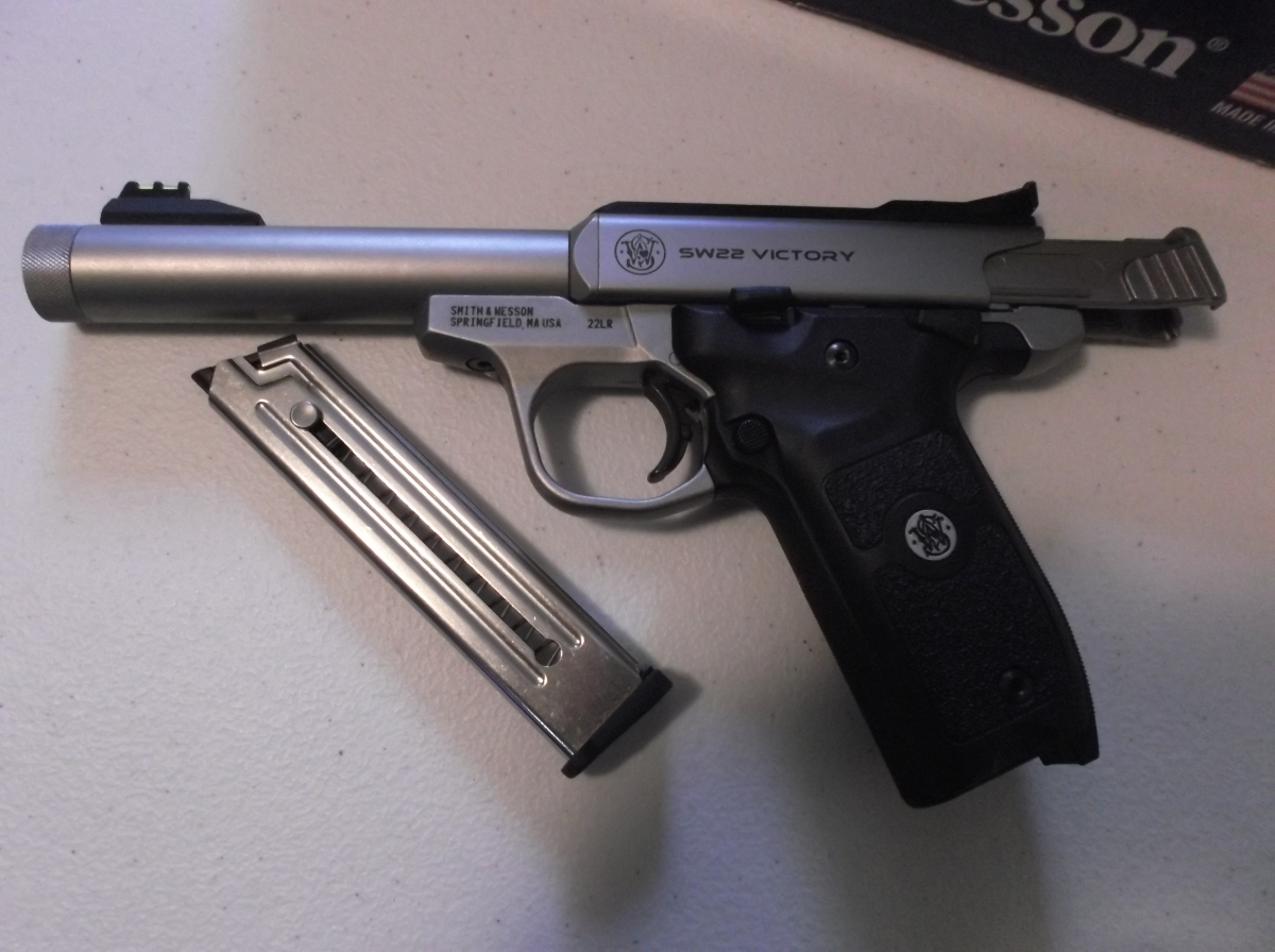 Smith & Wesson Sw22 Victory .22 Lr For Sale at GunAuction.com - 17291409