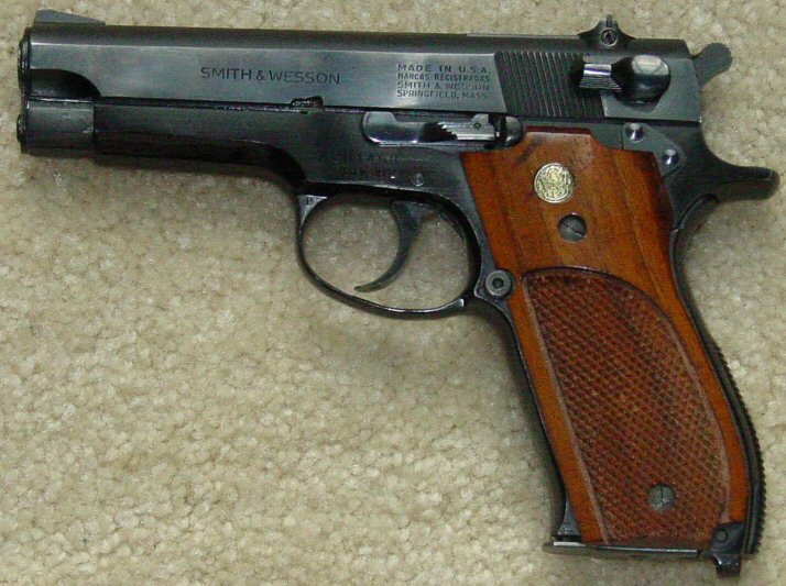 Smith & Wesson S & W Model 39-2 9mm Semi-Auto Pistol For Sale at GunAuction.com - 5781816
