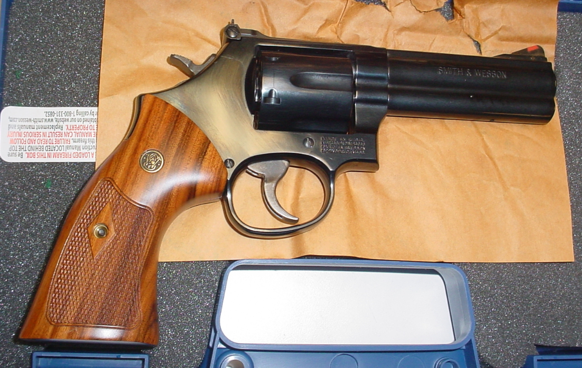 Smith & Wesson Model 586 357 Mag Classic 4 Inch Revolver .357 Magnum ...