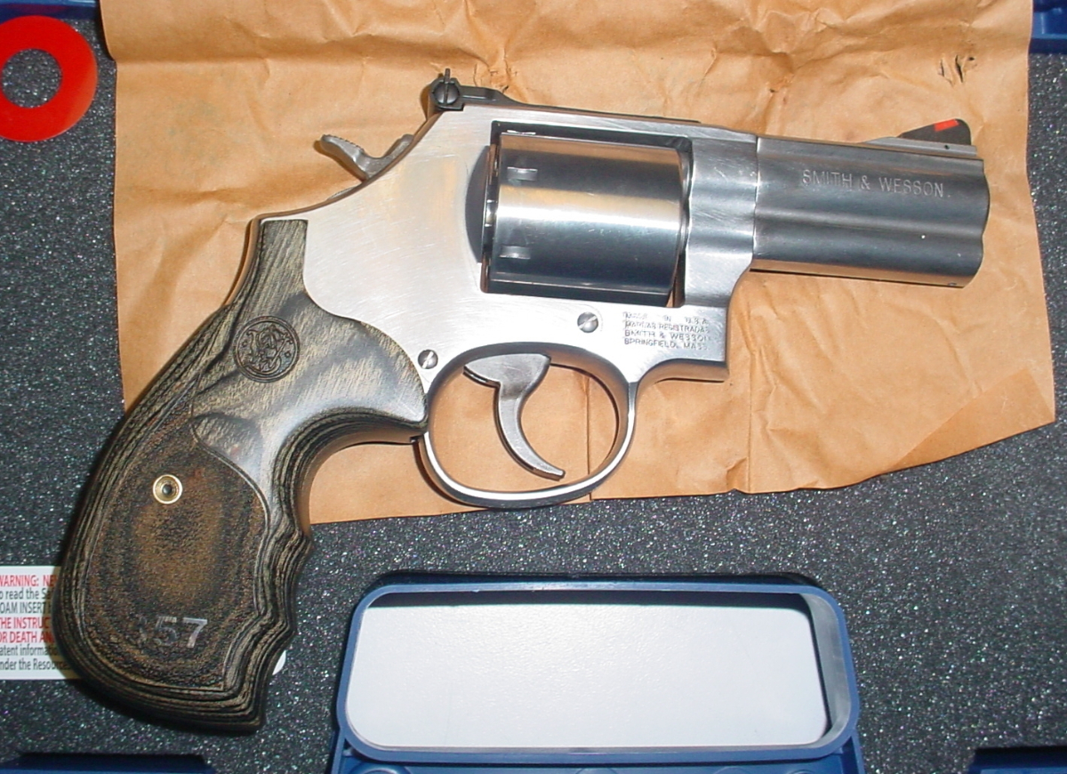 Smith & Wesson Model 686 Plus 357 Magnum 3 Inch Un Fluted Cylinder ...