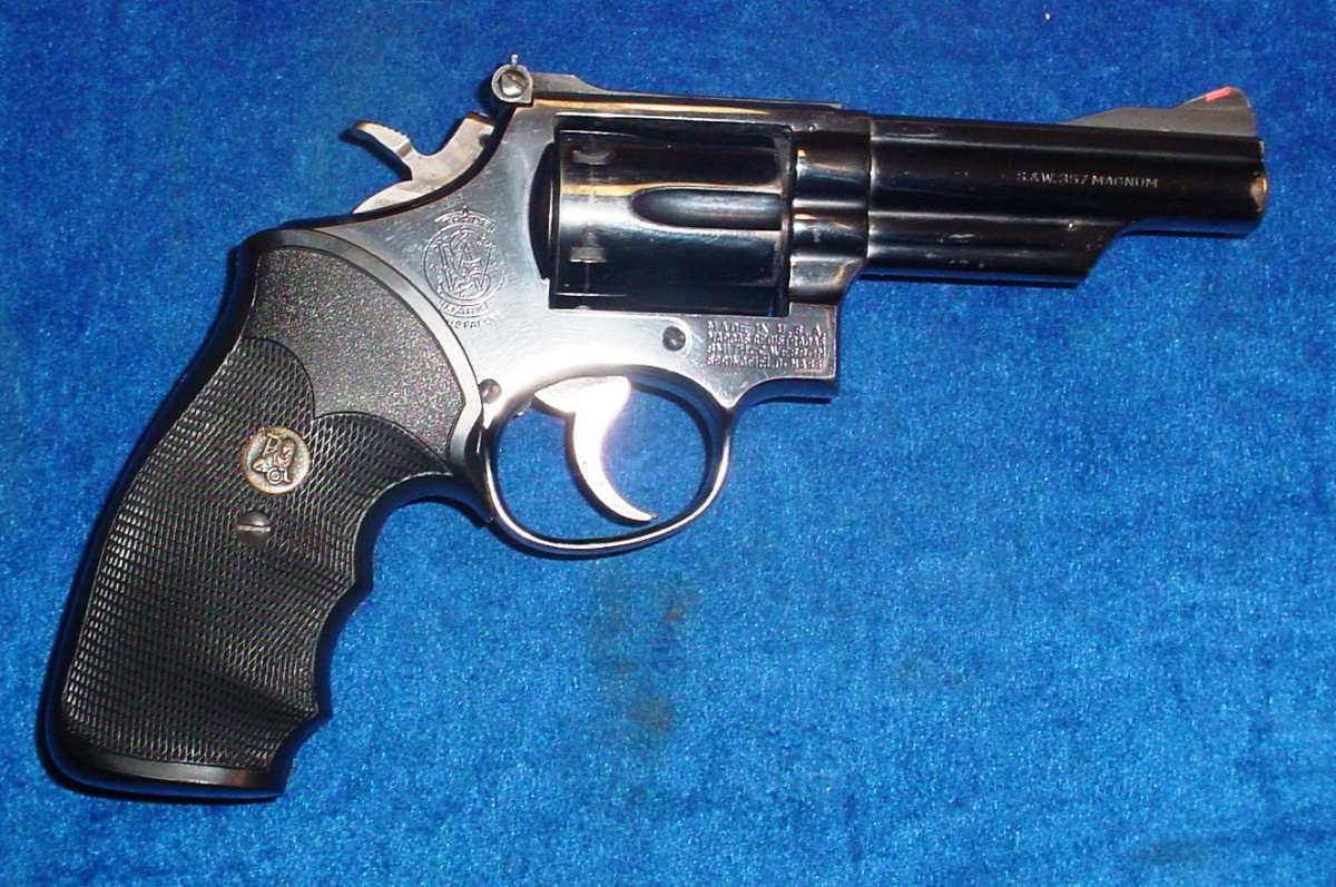 Smith & Wesson Model 19 357 Mag Caliber Blued Finish 4 Inch .357 Magnum ...