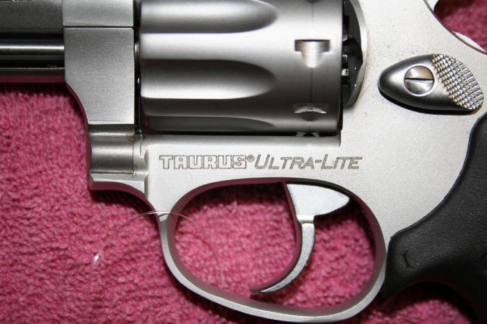 Taurus 941 Ultra Lite 22 Mag Revolver With Box Excellent Condition Look ...