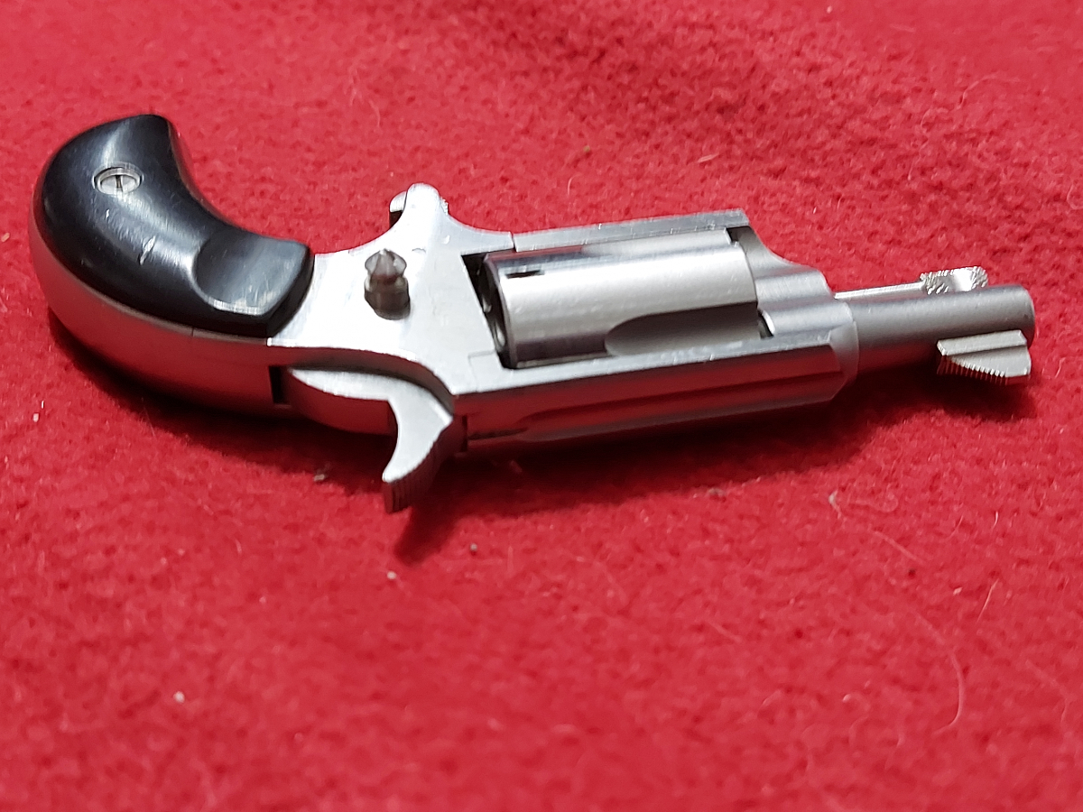 Freedom Arms mini revolver 22LR with belt buckle and pouch .22 LR ...