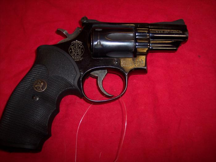 Smith & Wesson Model 19-3 Snub Nose Revolver, .357 Magnum Cal., Nice Gun!