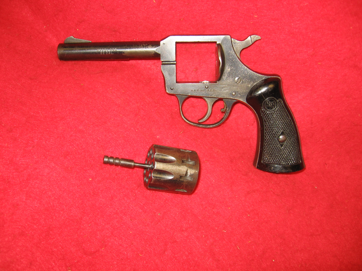 H&R Model 900, 9 Shot .22 Lr For Sale at GunAuction.com - 17282277