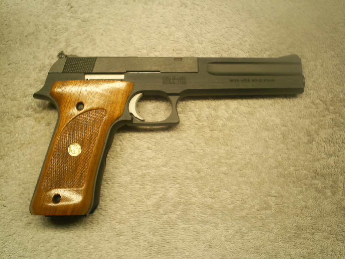 Smith & Wesson Model 422- Boxed .22 Lr For Sale at GunAuction.com ...