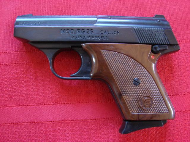 Rg Model 26 Semi Auto Pistol .25 Cal. With Box No Reserve For Sale at ...