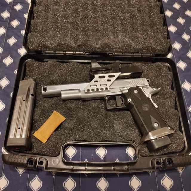 STI Guns MINT STI GRAND MASTER w/C-MORE .45 ACP 17326053 - GunAuction.com