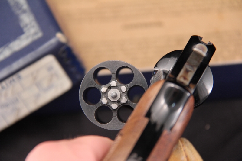 Smith & Wesson, S&W Model 12-2 M&P Airweight .38 Spl. Double Action ...