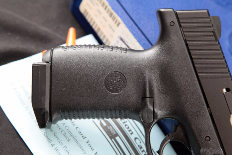 Smith & Wesson S&W Model Sw40f Sigma, Polymer 4.5” Striker Fired, Semi ...