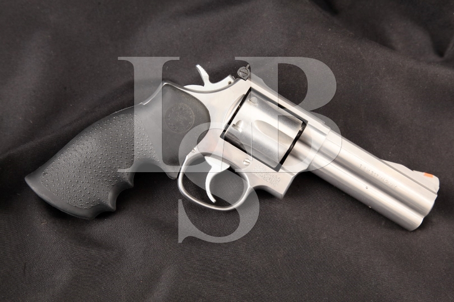 Smith & Wesson S&W Model 686-3, The .357 Distinguished Combat Magnum ...