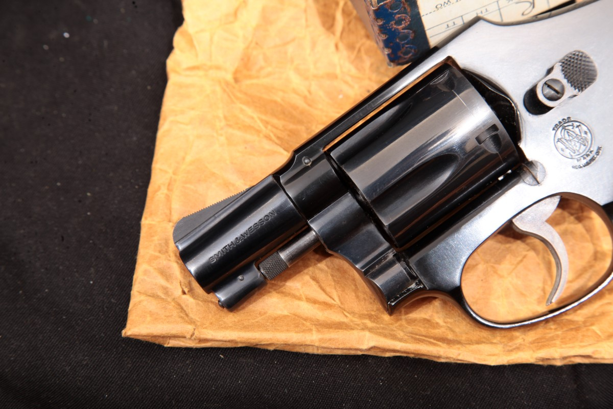Smith & Wesson S&W Model 42 The Centennial Airweight, Blue & Black 1 7/ ...