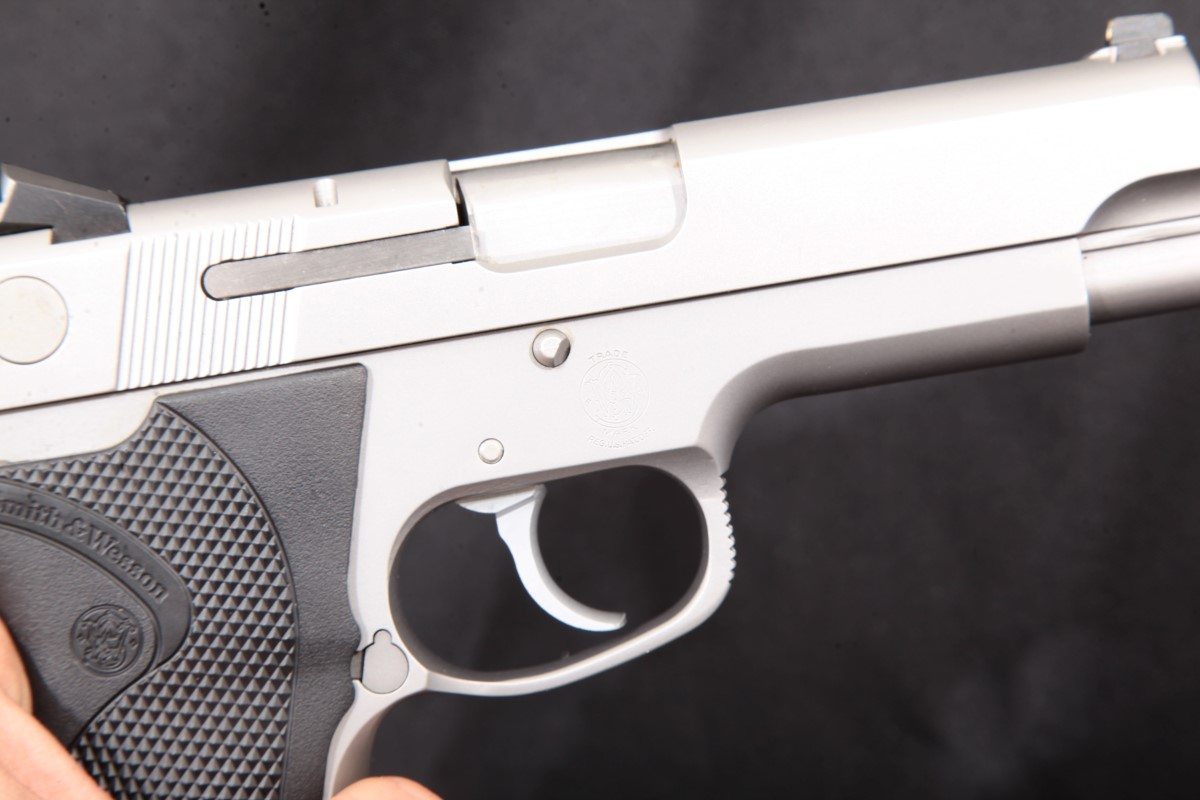 Smith & Wesson S&W Model 1076-Ns, Stainless 4 1/4" Sa/Da Semi-Automatic ...