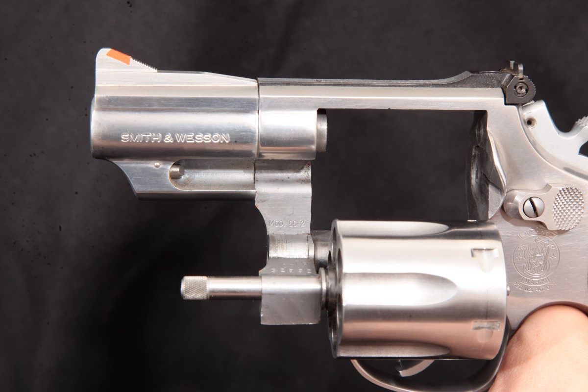 Smith & Wesson S&W Model 66-2 The .357 Combat Magnum, Stainless 2 1/2" 6-Shot Sa/Da Double ...