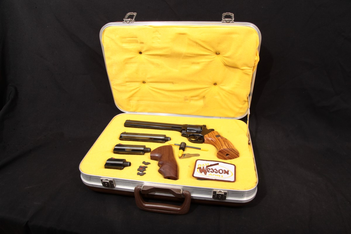 Dan Wesson Arms Model 15-2vh Pistol Pack, Blue 2 1/2", 4", 6", 8" Vent ...