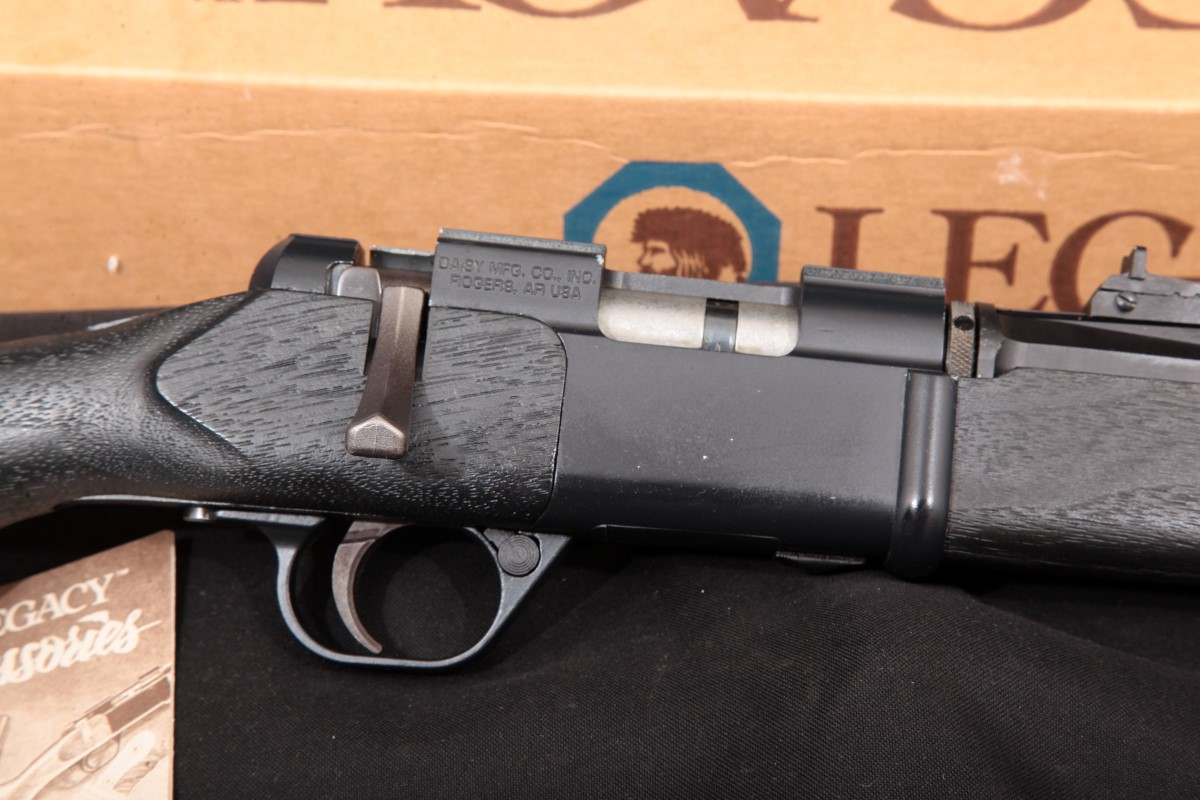 Daisy Legacy Model 2202, Black 19" Bolt Action Magazine Fed Synthetic ...