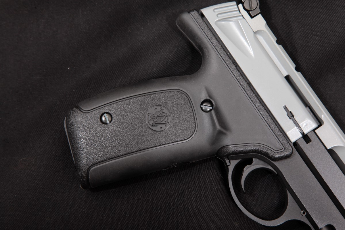 Smith & Wesson S&W Model 22a-1, Gray & Black 5 1/2" Slab-Side Semi ...