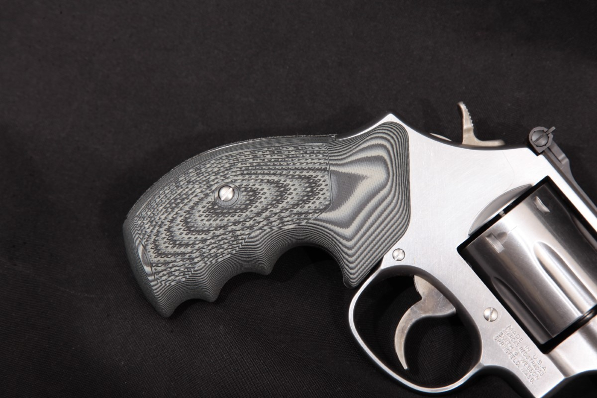 Smith & Wesson S&W Model 686-6 The .357 Distinguished Combat Magnum ...