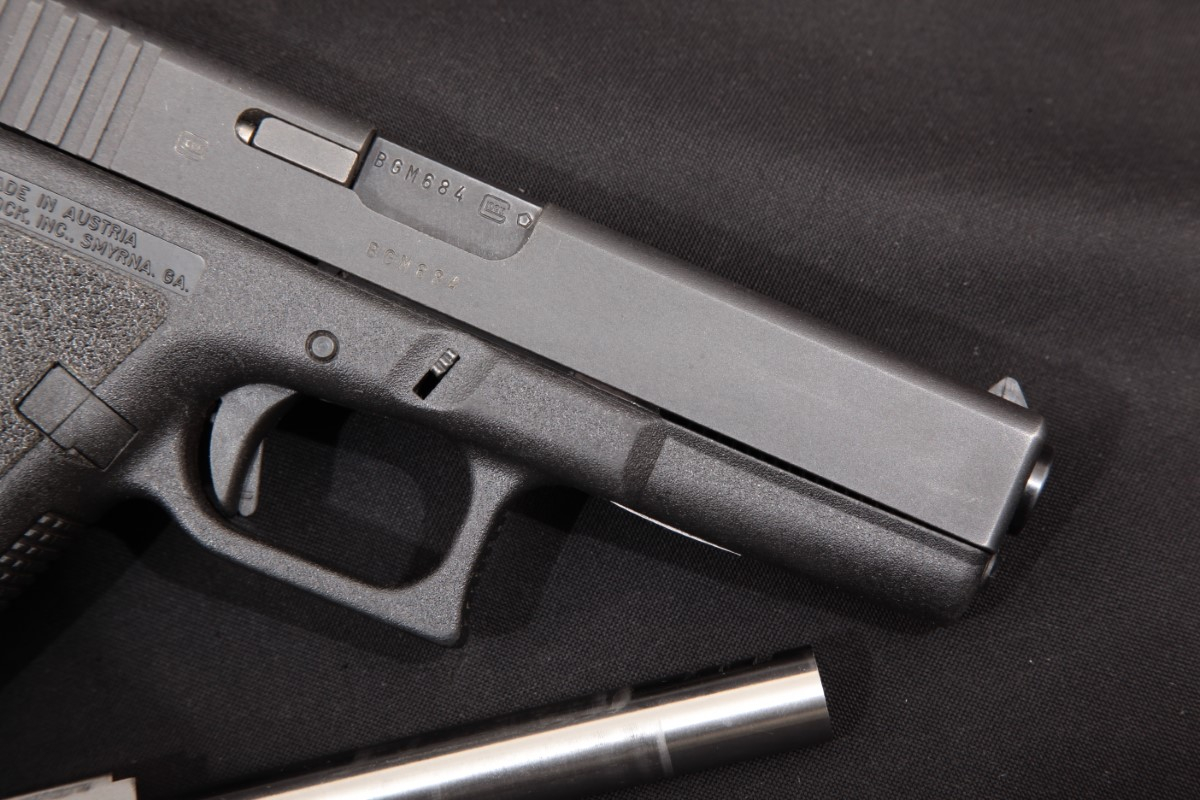 Glock - Model 17 M17 G17 Generation 2 Gen2, Black 4.49