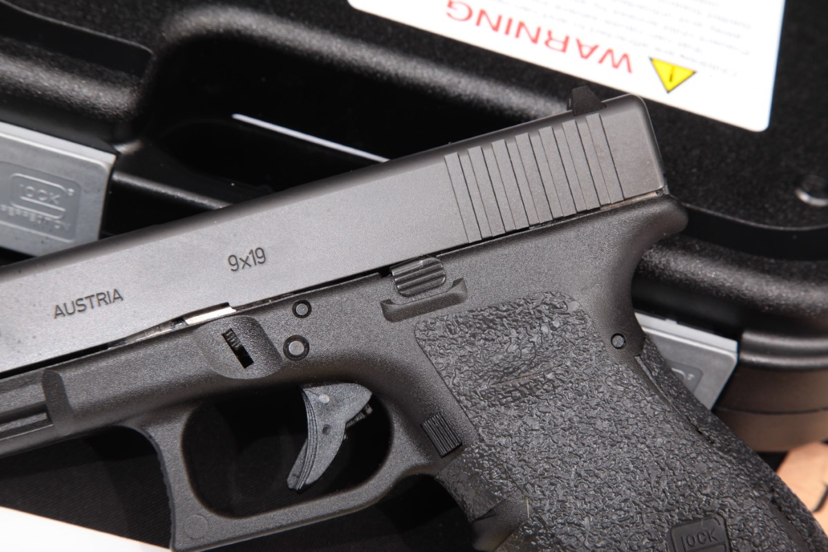 Glock Model 19 M19 Generation Gen 3 G3, Tennifer & Black 4" Striker ...