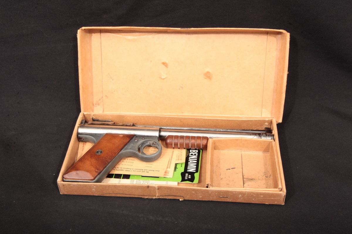 Vintage Pre-1957 Benjamin Model 130 Target Air Pistol & Box .177 ...