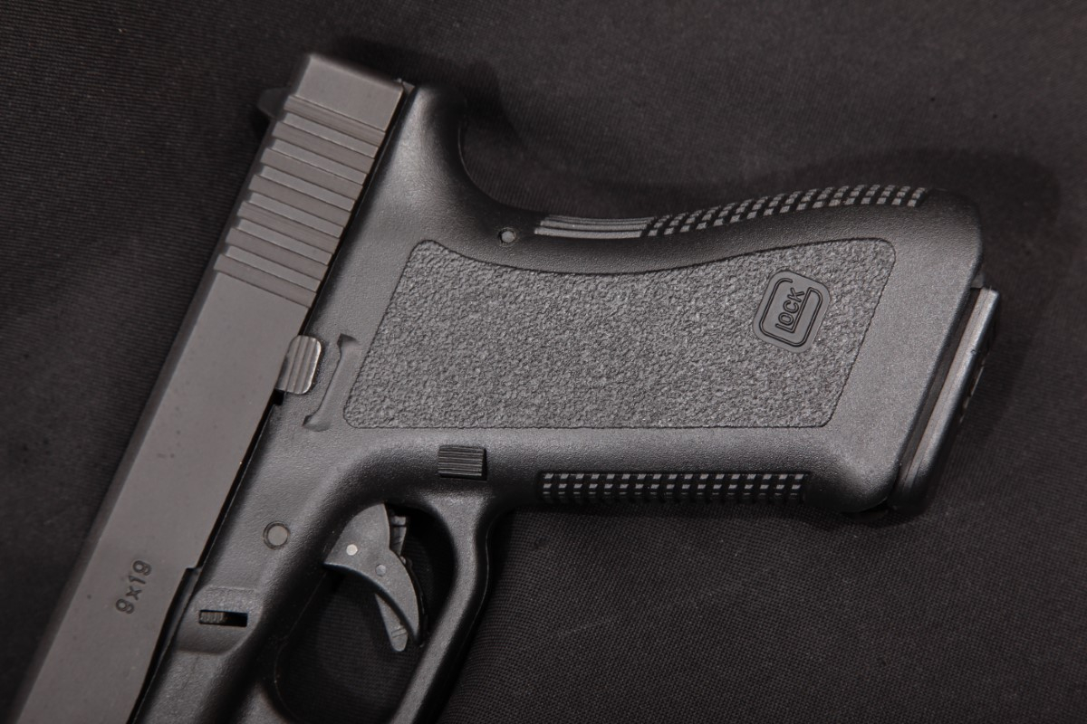 Glock Model 17 G17 Gen 2, Tennifer & Polymer, 4.49, Semi-Automatic ...