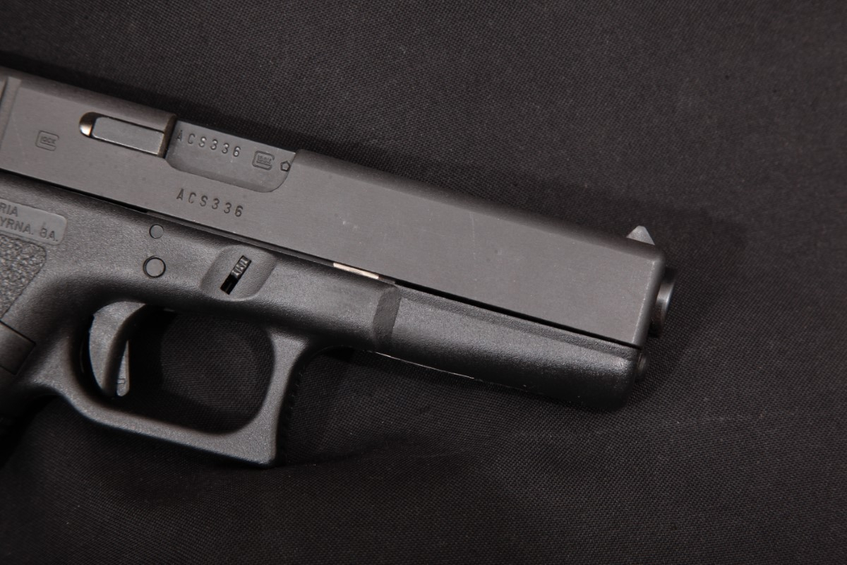 Glock Model 22 G22 Gen 2, Tennifer & Polymer, 4.49, Semi-Automatic ...