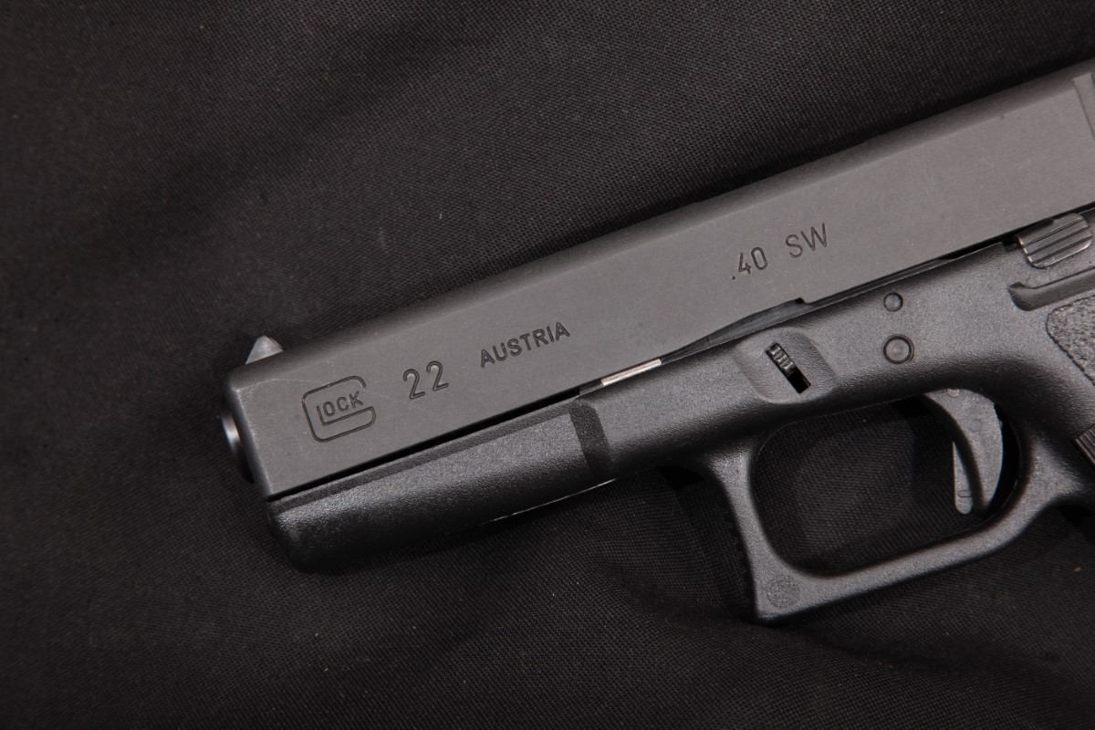 Glock Model 22 G22 Gen 2, Tennifer & Polymer, 4.49, Semi-Automatic ...