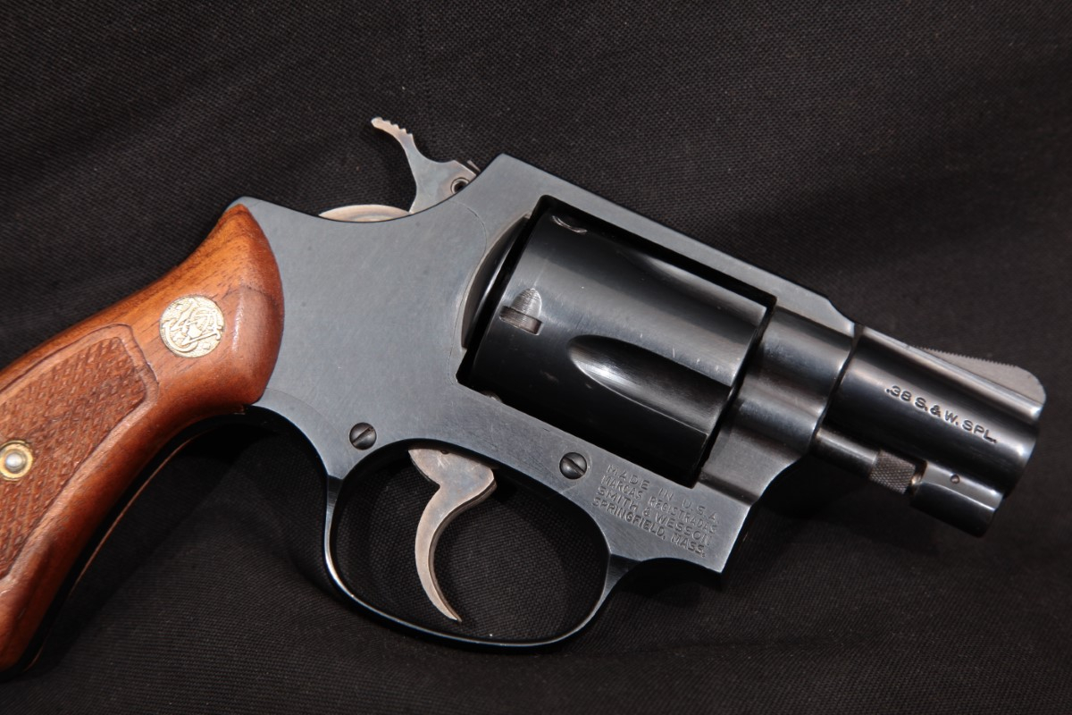 Smith & Wesson S&W Model 36 The .38 Chiefs Special, Blue 2" 5-Shot Sa ...