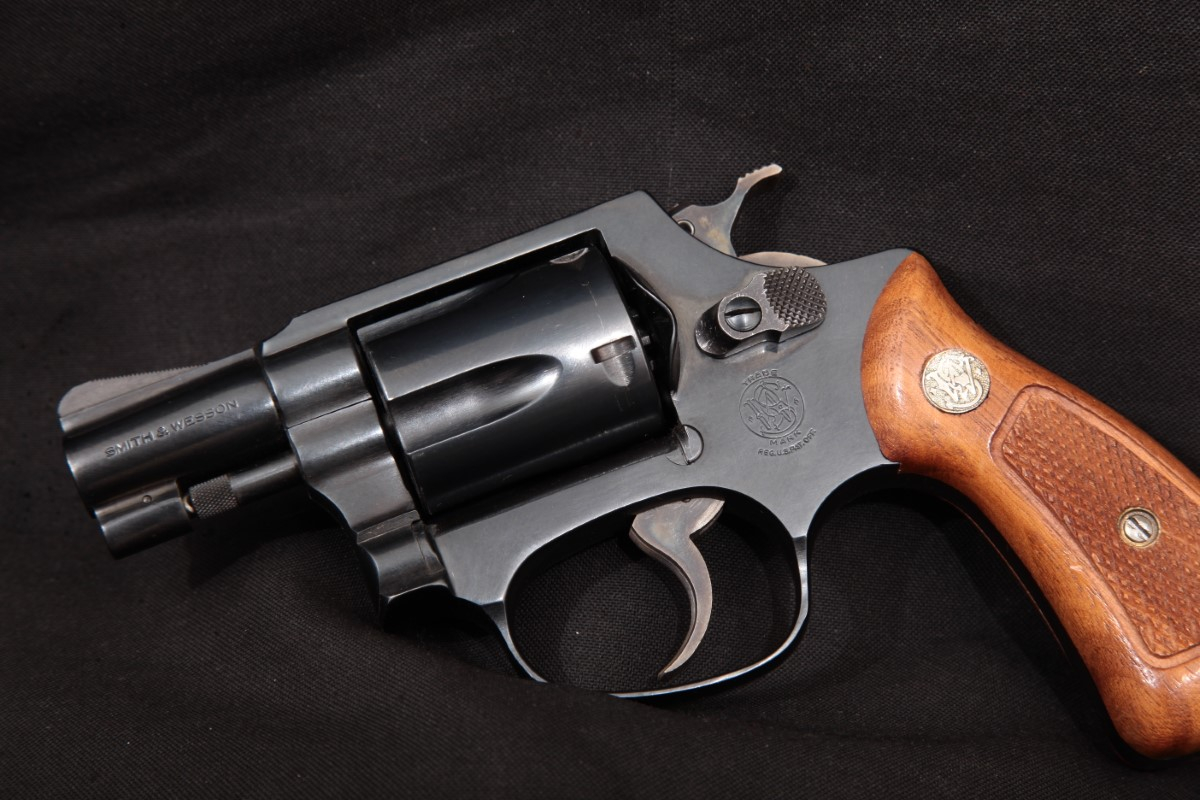Pictures: Smith & Wesson S&W Model 36 The .38 Chiefs Special, Blue 2" 5 ...