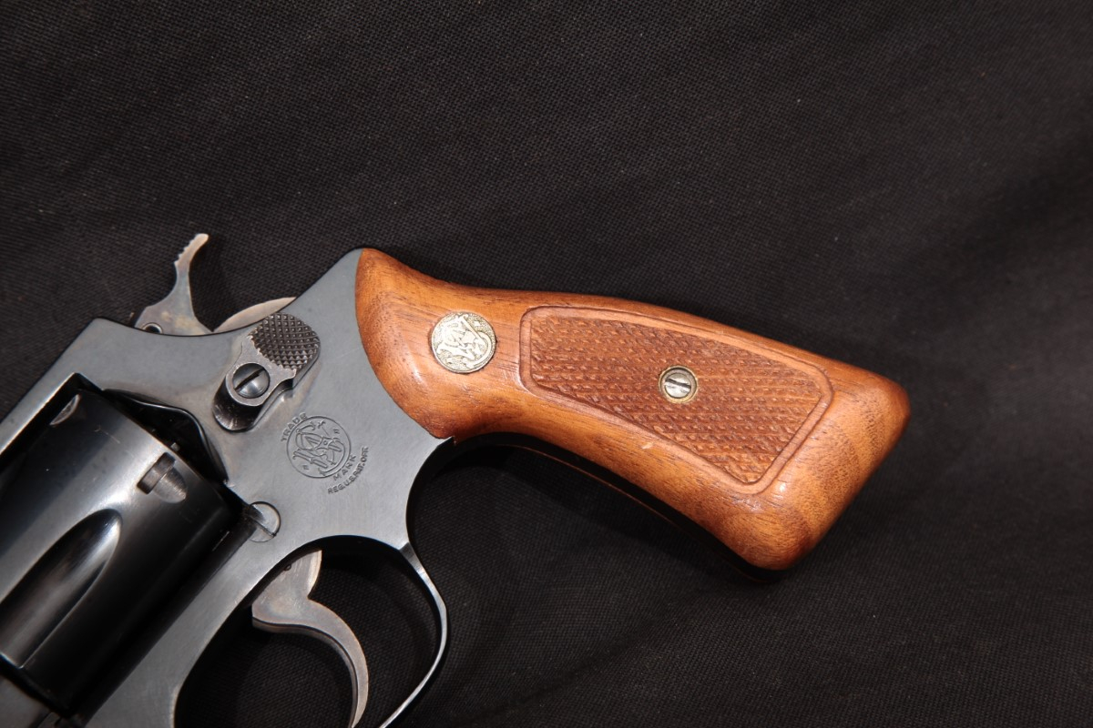 Pictures: Smith & Wesson S&W Model 36 The .38 Chiefs Special, Blue 2" 5 ...