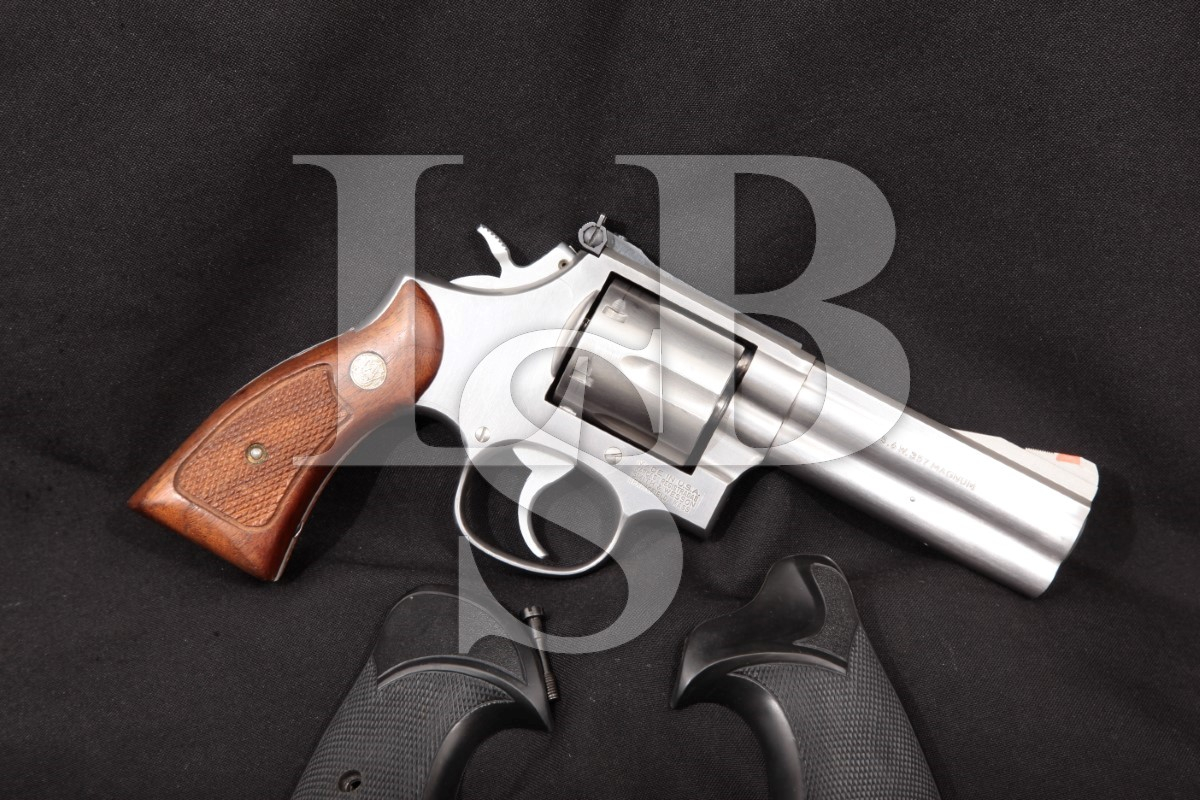 Smith & Wesson S&W Model 686-3 Distinguished Combat Magnum, Stainless 4