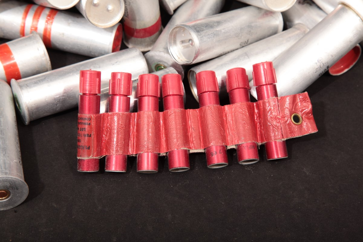 32x Mixed Lot Of Signal Flares German & American 25mm & 7x Vietnam ...