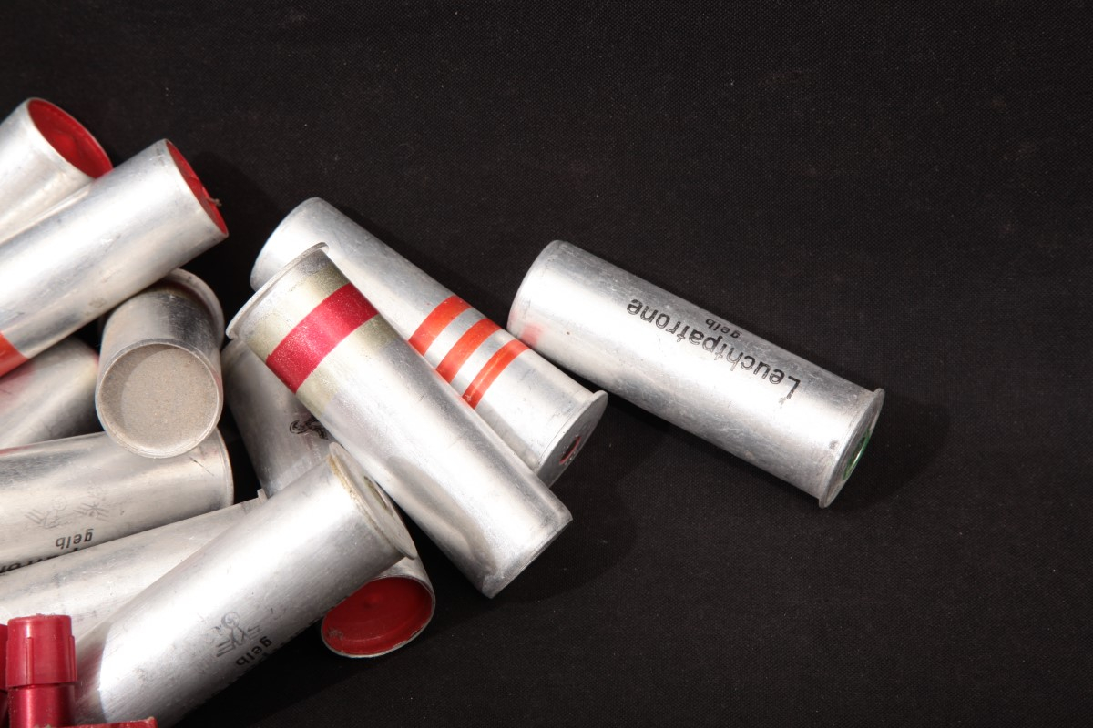 32x Mixed Lot Of Signal Flares German & American 25mm & 7x Vietnam ...