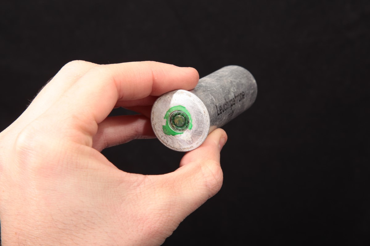 32x Mixed Lot Of Signal Flares German & American 25mm & 7x Vietnam ...