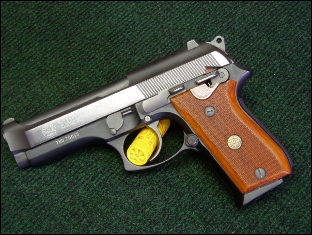 Taurus - TAURUS PT 92 C 9MM. L.K.N. N/R MA. COMPLIANT!! - Picture 2