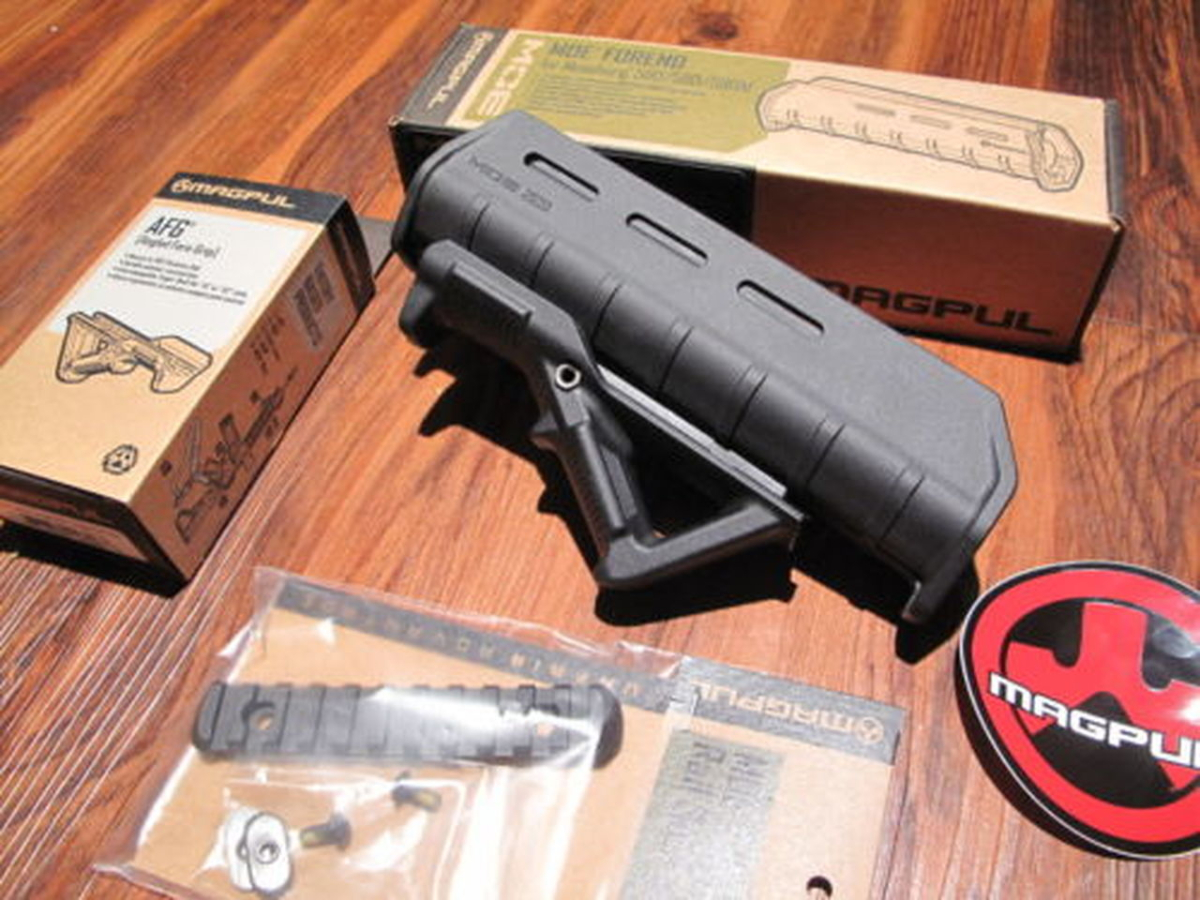 Magpul Tactical Shotgun Collaboration Defense Kit MOE Forend, Magpul L5 ...